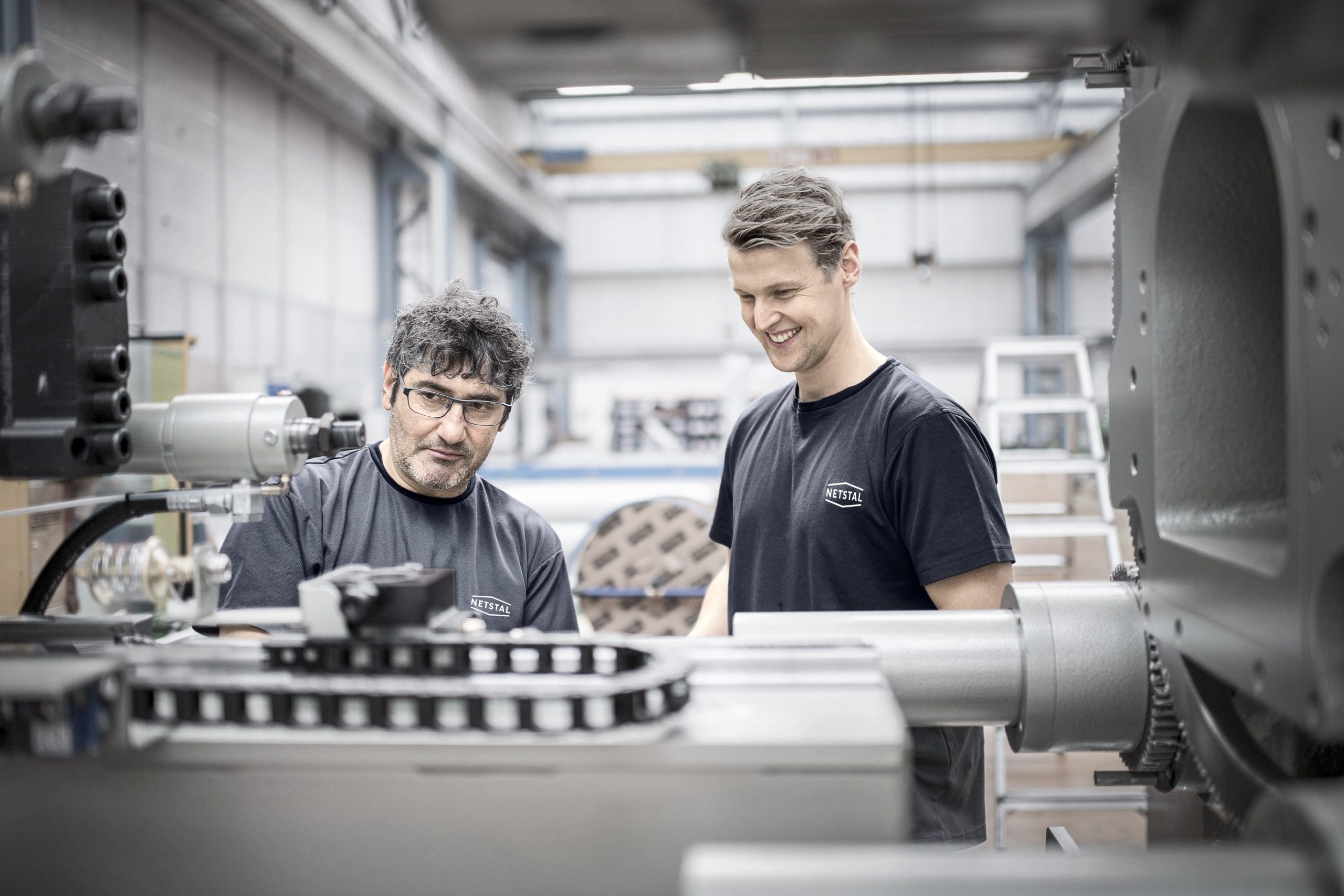 Netstal Remote Service • 24/7 Injection Molding Machine Support