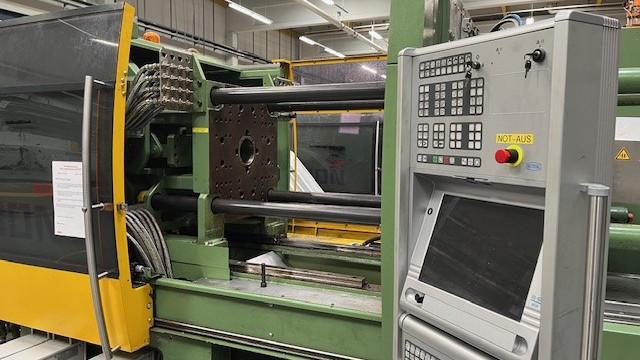 Mieten oder kaufen von gebrauchten Spritzgiessmaschinen • Netstal